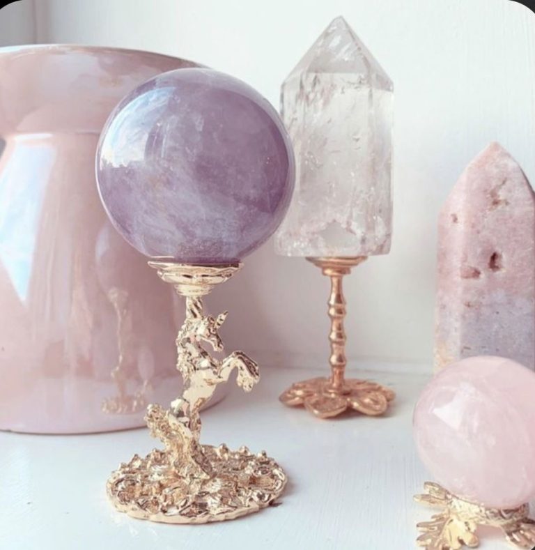 25 Crystal Decor Ideas to Transform Your Home with Elegance and Healing ...