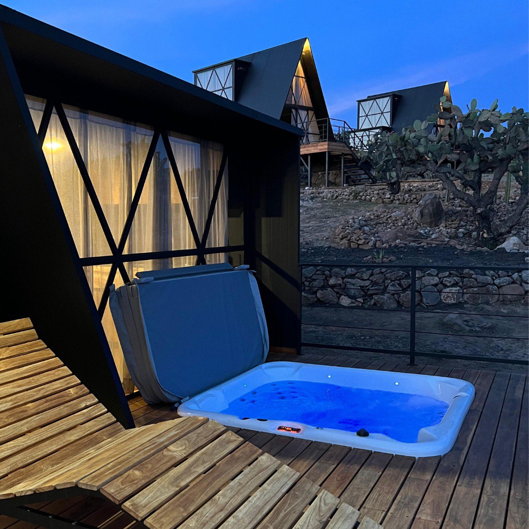 Discover 26 Outdoor Jacuzzi Ideas to Transform Your Patio and Backyard ...