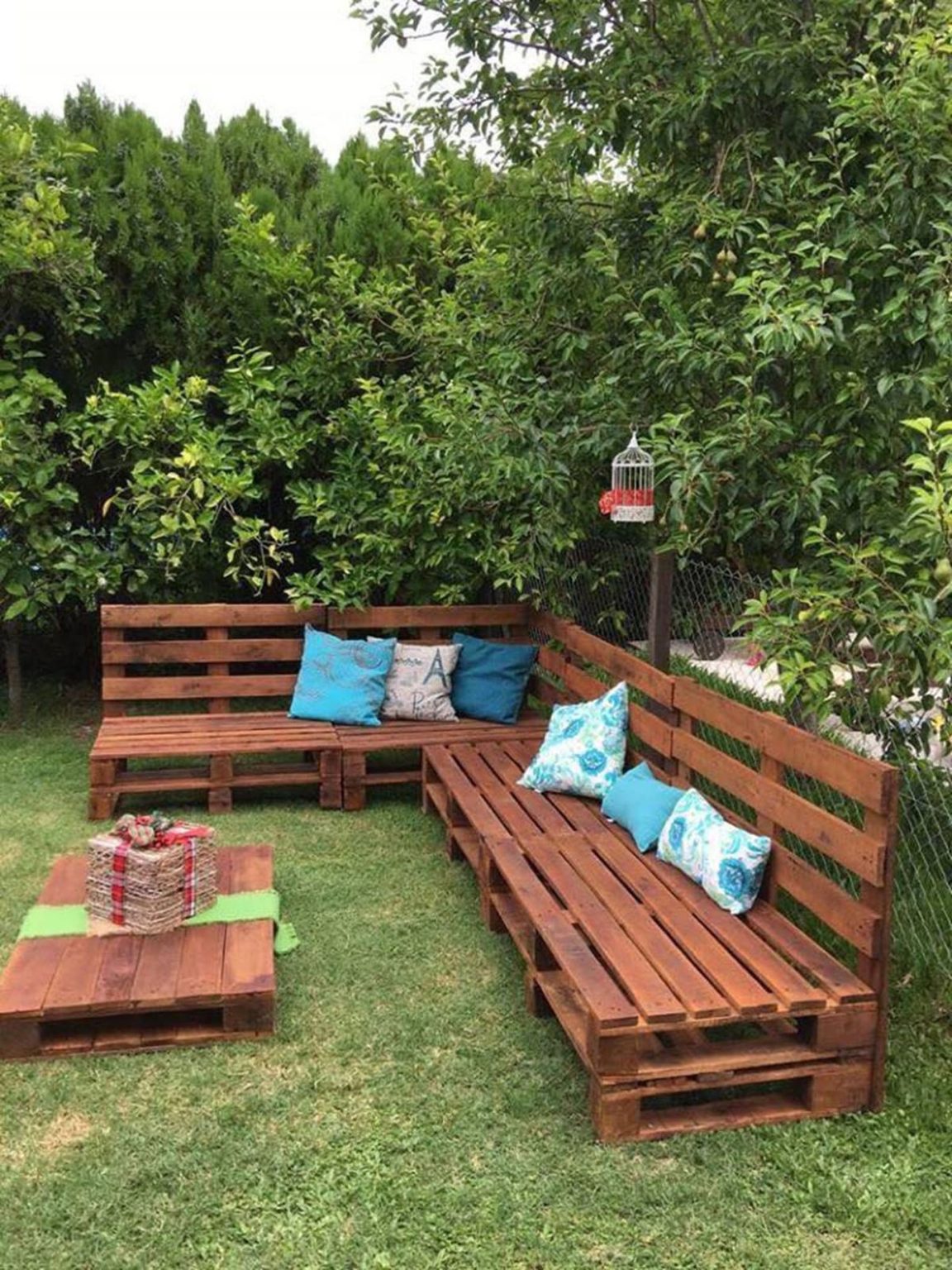 31 Creative Outdoor Pallet Projects to Transform Your Garden and Patio ...