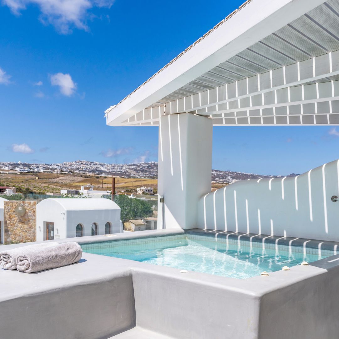 Discover 26 Outdoor Jacuzzi Ideas to Transform Your Patio and Backyard ...