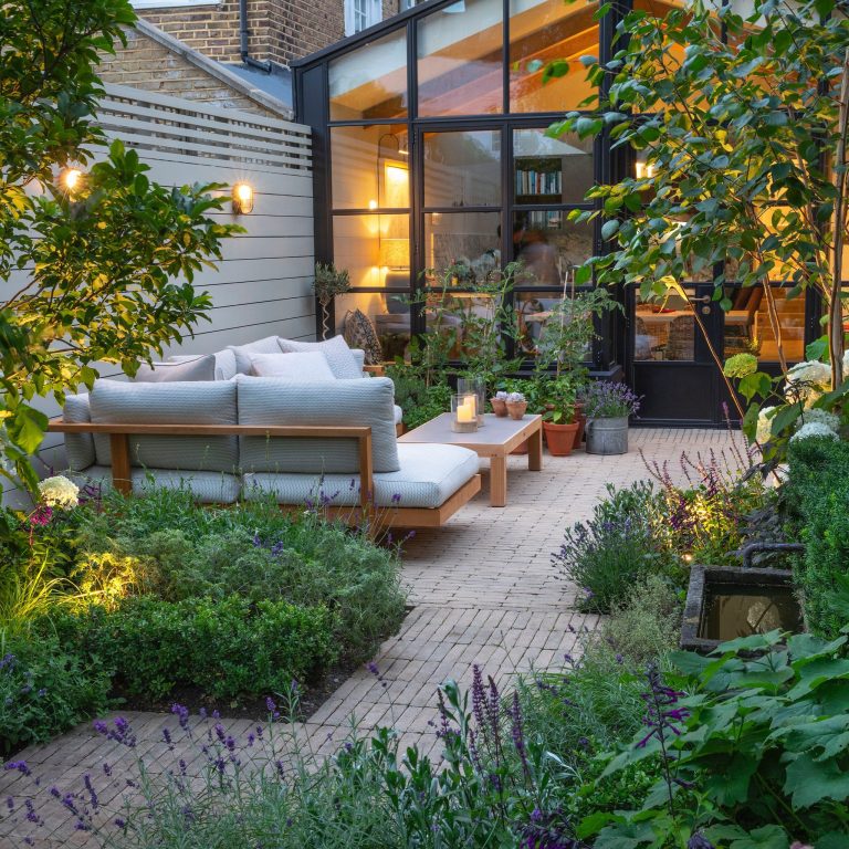 29 Garden Ideas for Small Spaces: Transform Your Tiny Backyard into a ...
