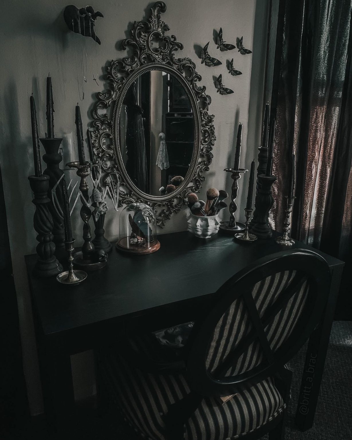 35 Gothic Decor Ideas to Transform Your Home into a Dark and Elegant ...