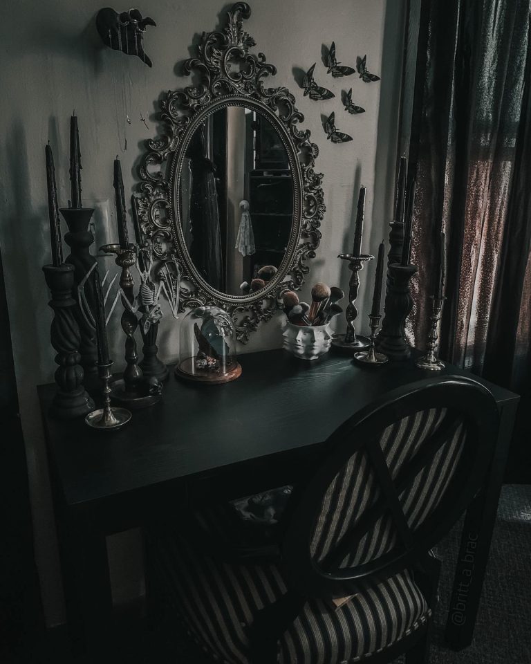 35 Gothic Decor Ideas to Transform Your Home into a Dark and Elegant ...