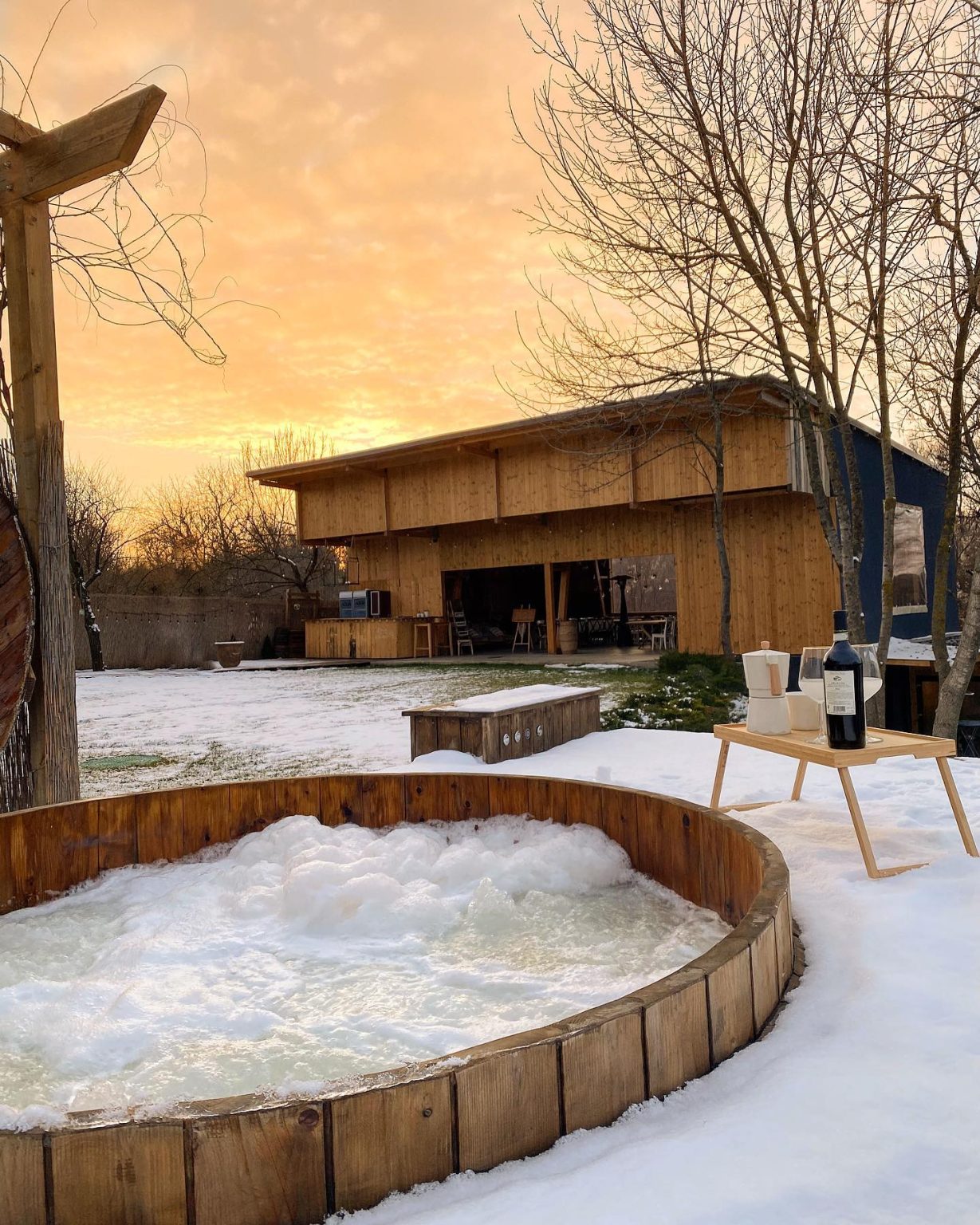 Discover 26 Outdoor Jacuzzi Ideas to Transform Your Patio and Backyard ...