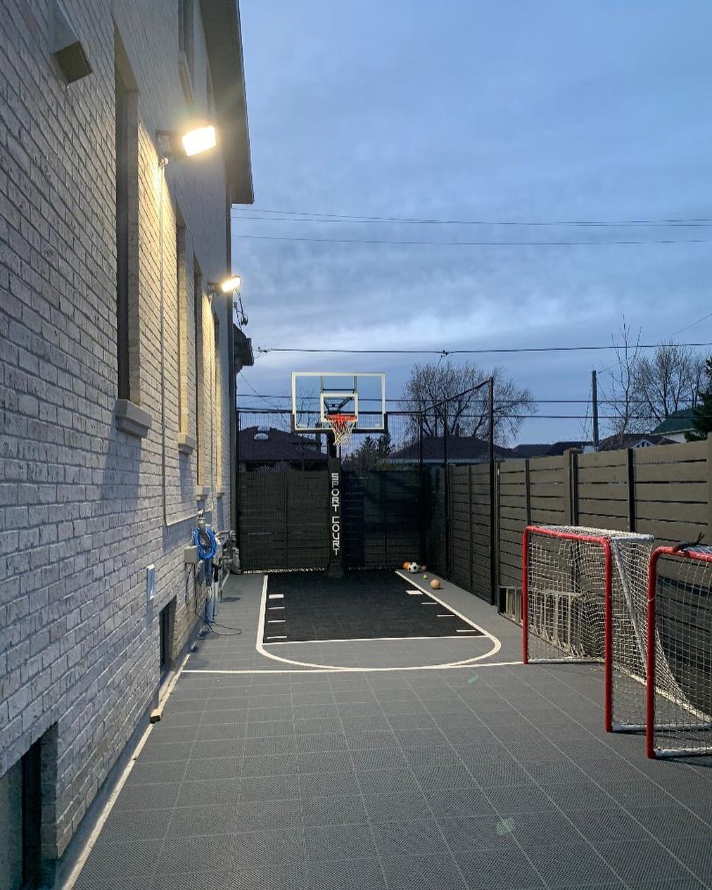 32 Backyard Basketball Court Ideas to Transform Your Outdoor Space ...