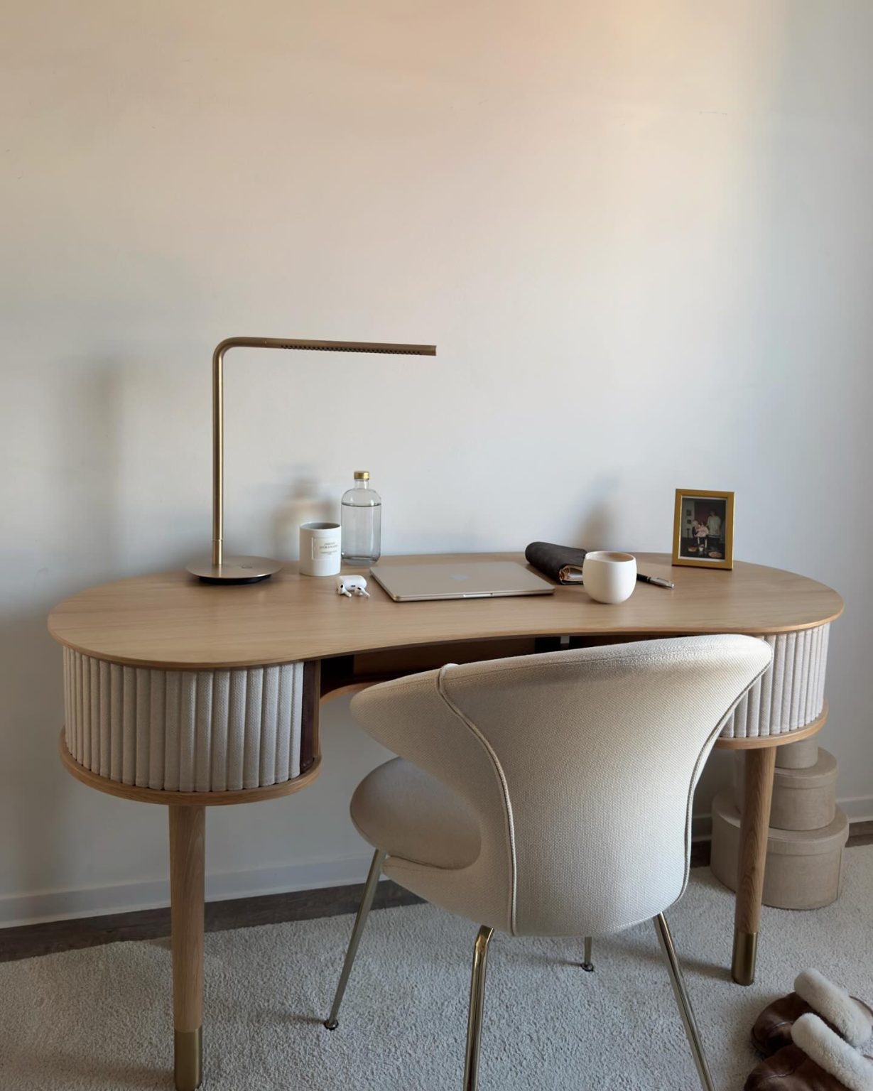 27 Minimalist Office Designs: Transform Your Workspace into a Modern ...