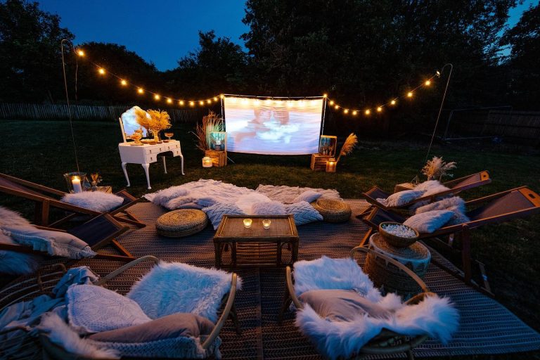 28 Outdoor Cinema Ideas for a Magical Movie Night Under the Stars ...