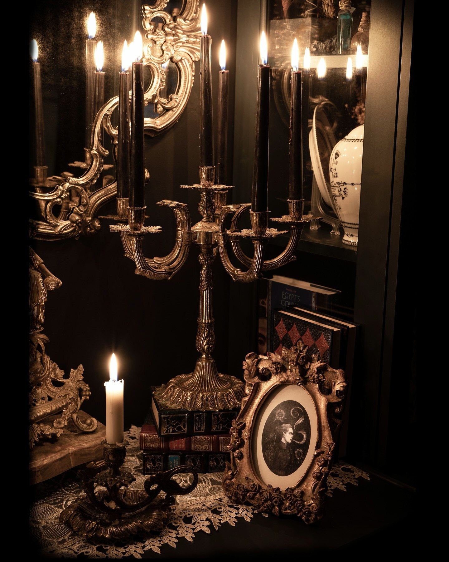 35 Gothic Decor Ideas to Transform Your Home into a Dark and Elegant ...