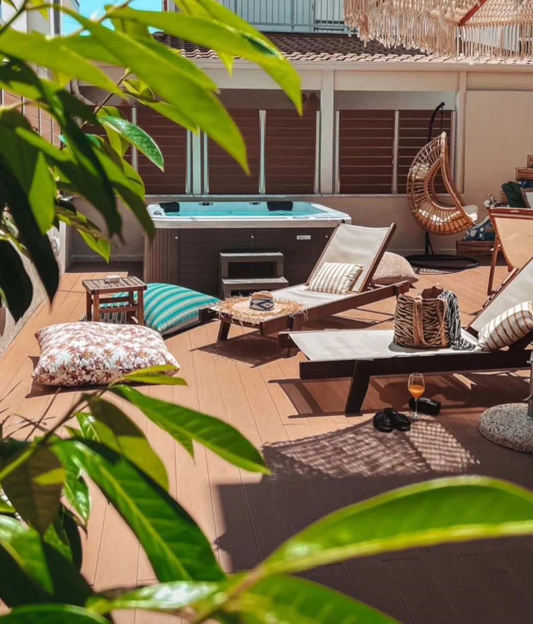 Discover 26 Outdoor Jacuzzi Ideas to Transform Your Patio and Backyard ...