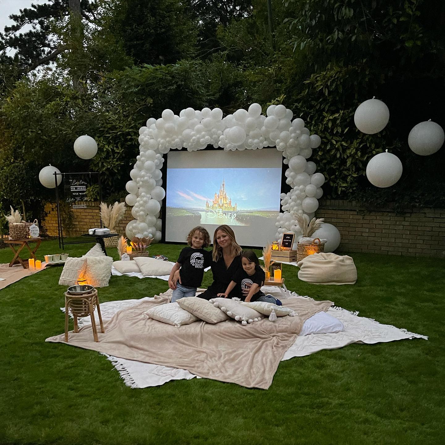 28 Outdoor Cinema Ideas for a Magical Movie Night Under the Stars ...
