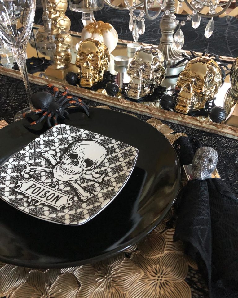 40 Halloween Table Decorations to Elevate Your Spooky Party with Classy ...