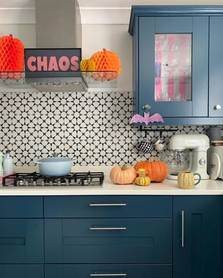 34 Halloween Kitchen Decor Ideas to Transform Your Space into a Spooky ...