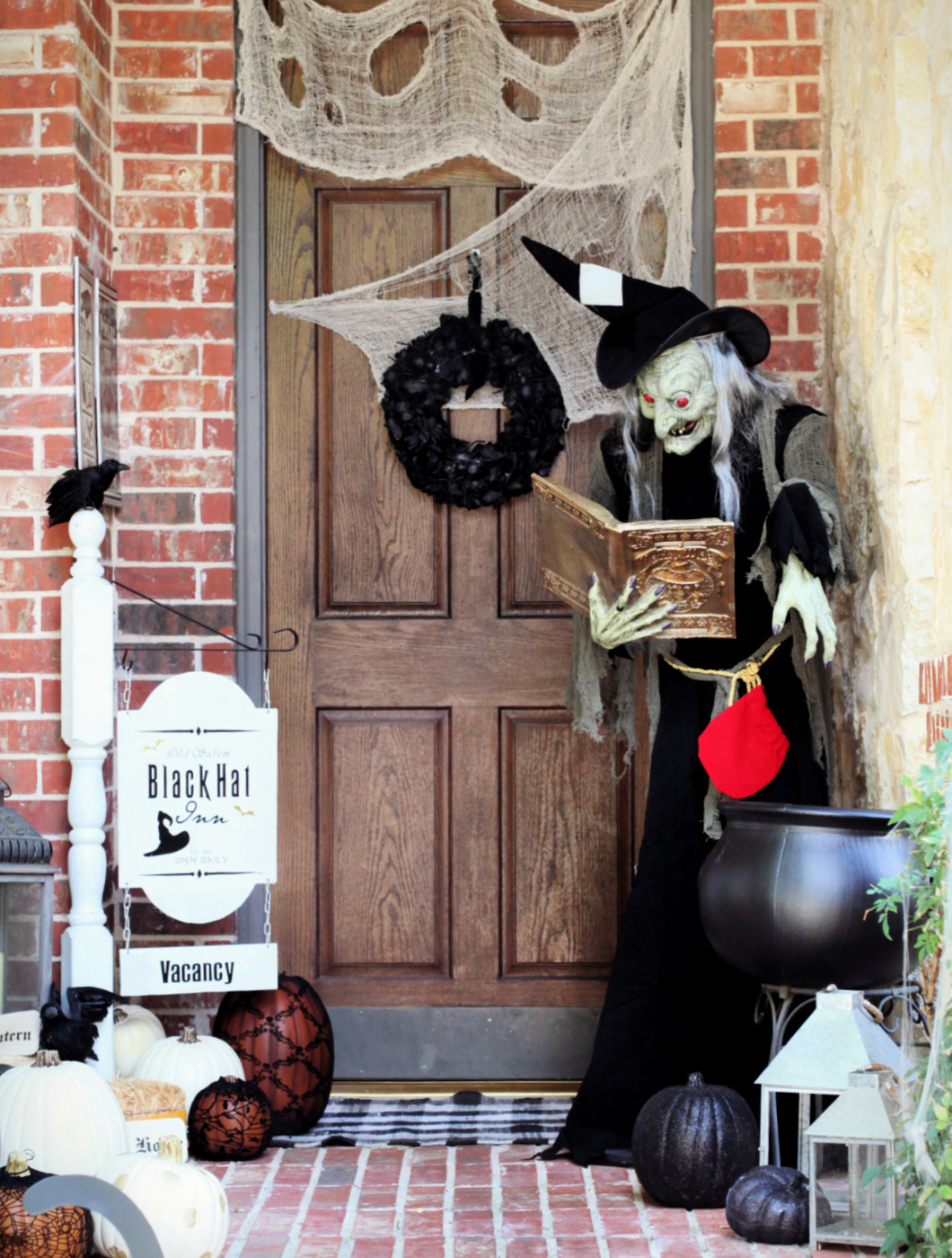 35 Witchy Halloween Decor Ideas for a Spooky and Stylish Home ...