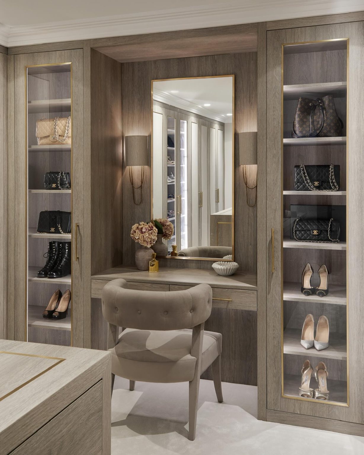 23 Stunning Wardrobe Ideas with Mirror to Transform Your Bedroom ...