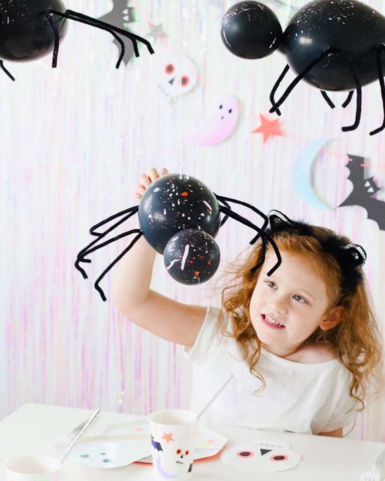 32 Halloween Spider Decorations: Creepy, Creative and Fun Ideas for ...