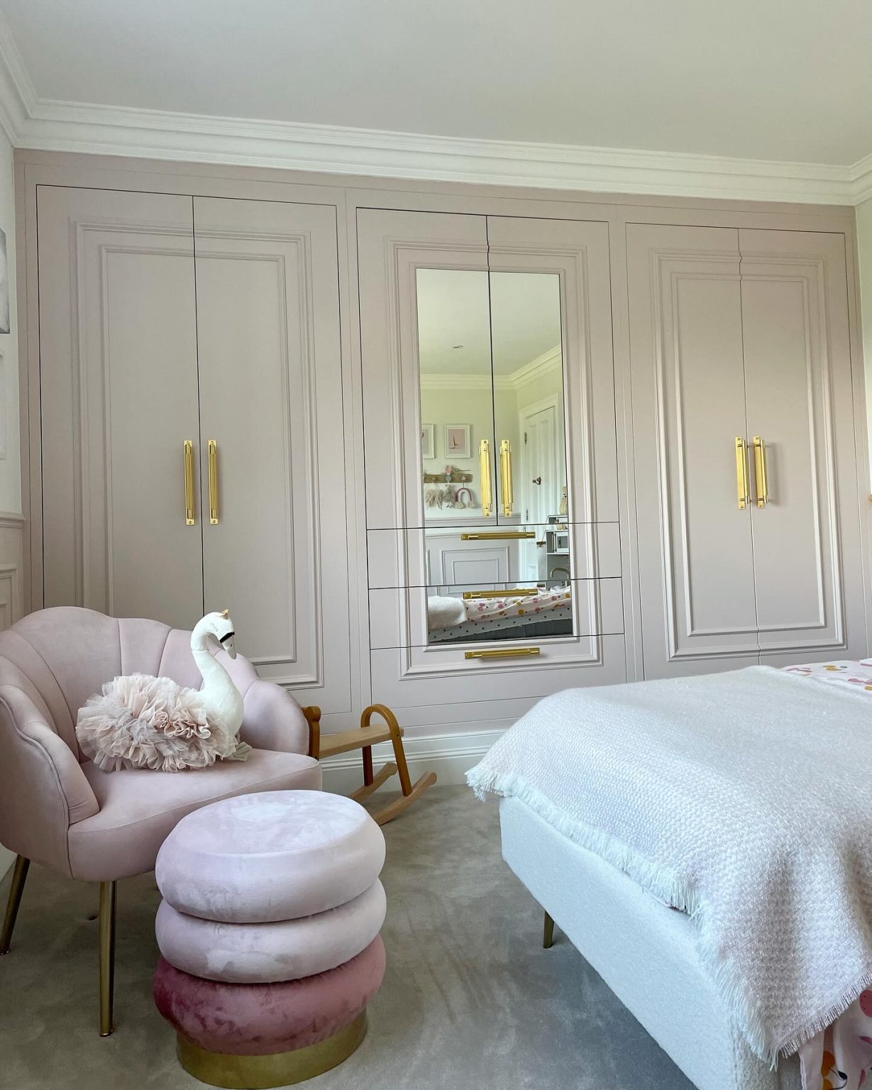 23 Stunning Wardrobe Ideas with Mirror to Transform Your Bedroom ...