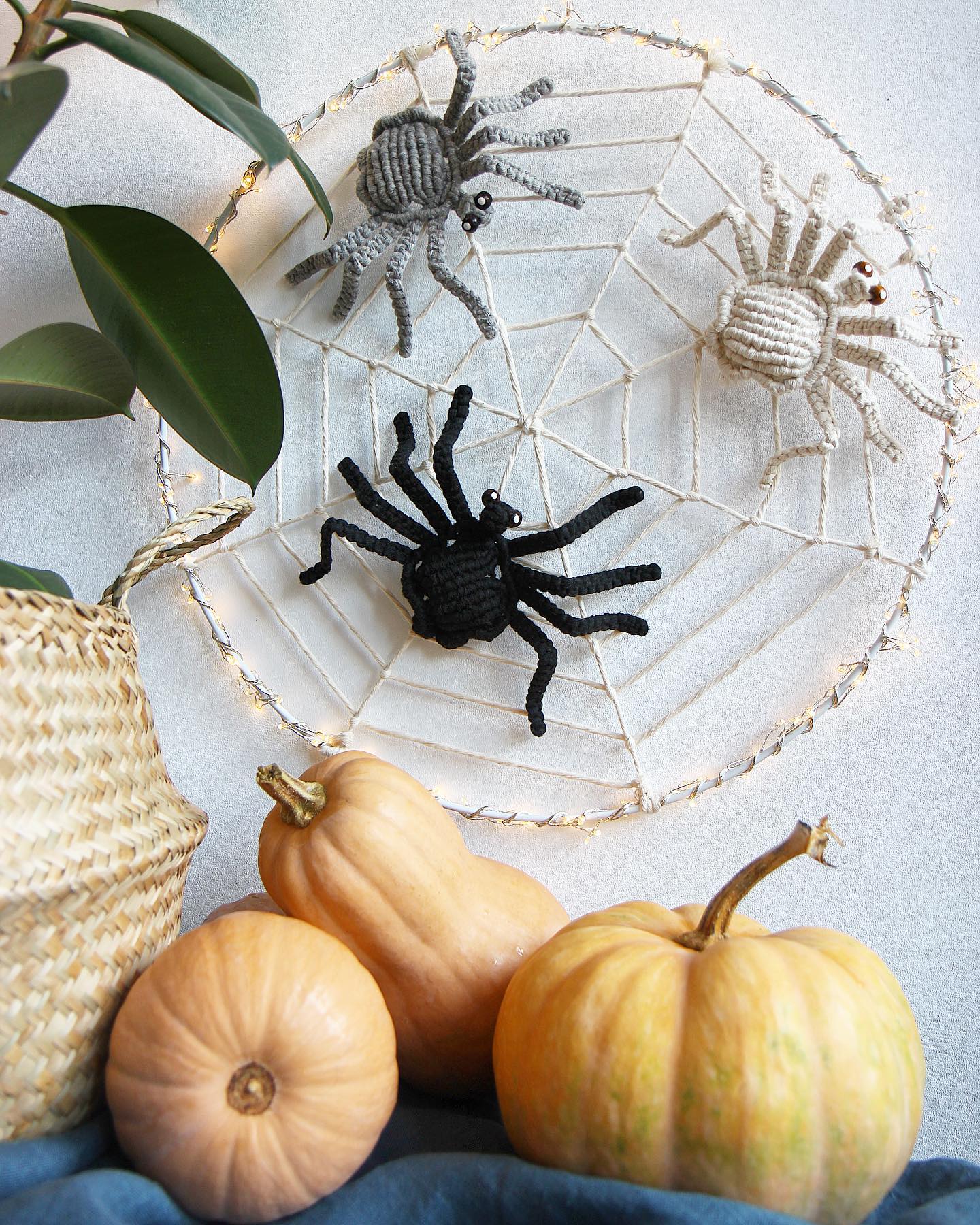 32 Halloween Spider Decorations: Creepy, Creative and Fun Ideas for ...