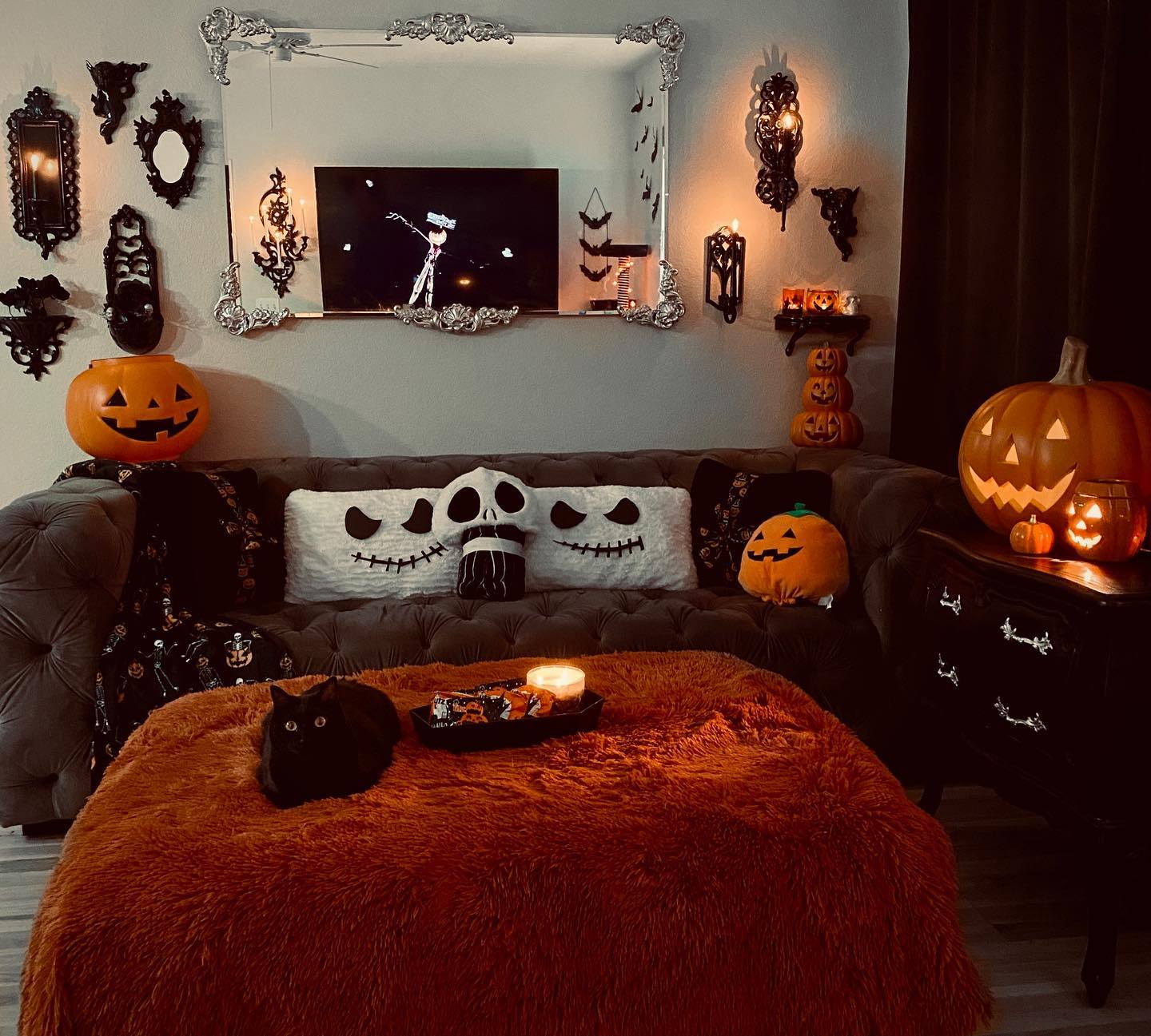 32 Halloween Living Room Decor Ideas for a Spooky and Cozy Home ...