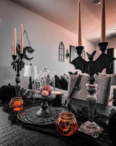 40 Halloween Table Decorations to Elevate Your Spooky Party with Classy ...