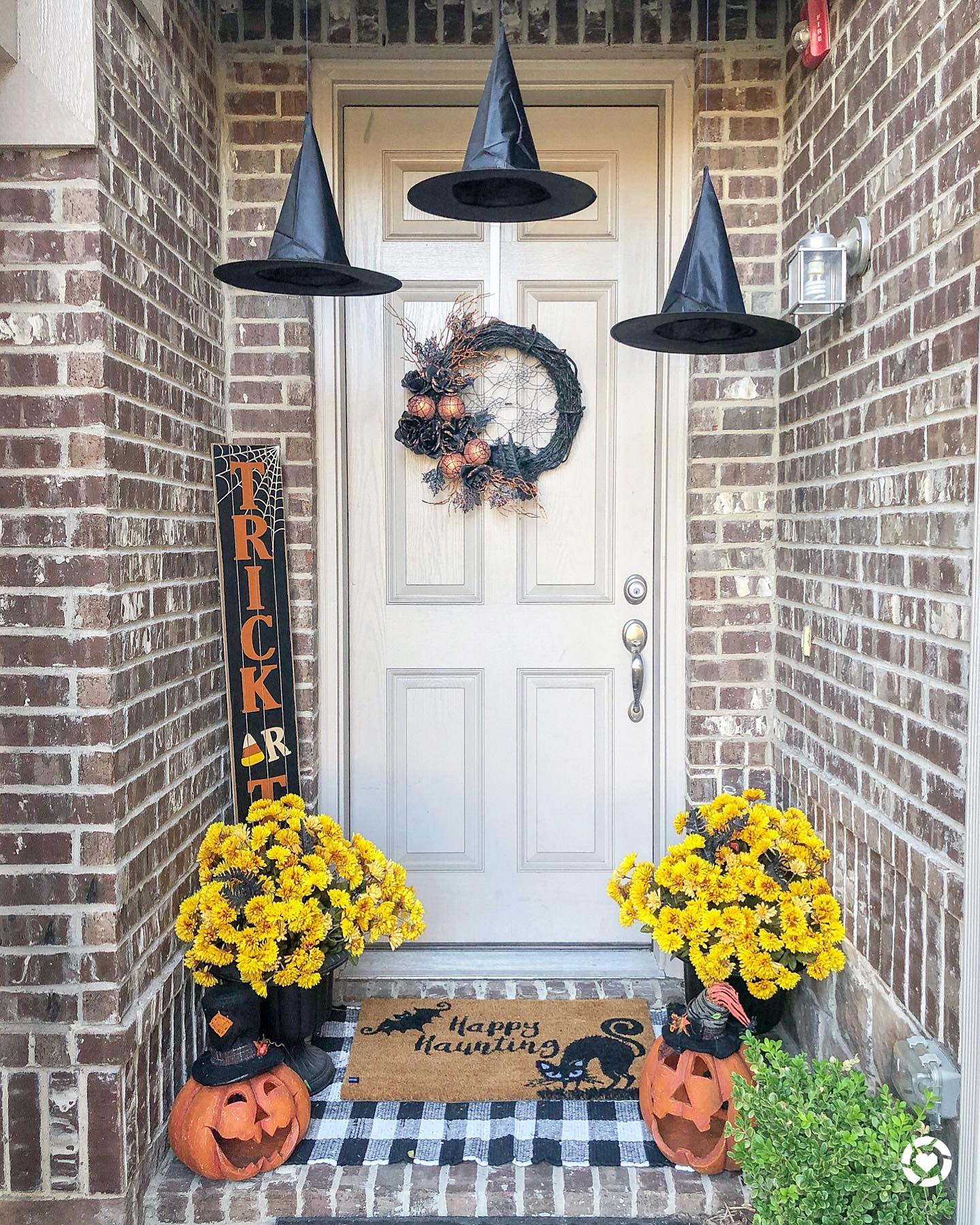 31 Halloween Door Decorations: Transform Your Home with These Spooky ...