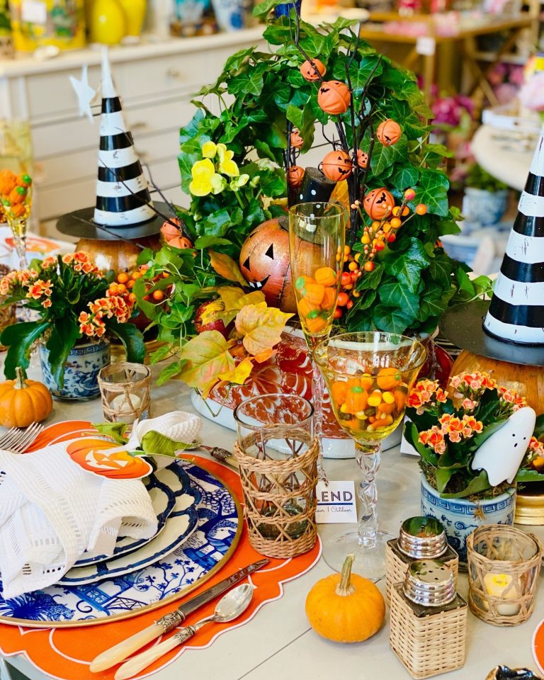 40 Halloween Table Decorations to Elevate Your Spooky Party with Classy ...