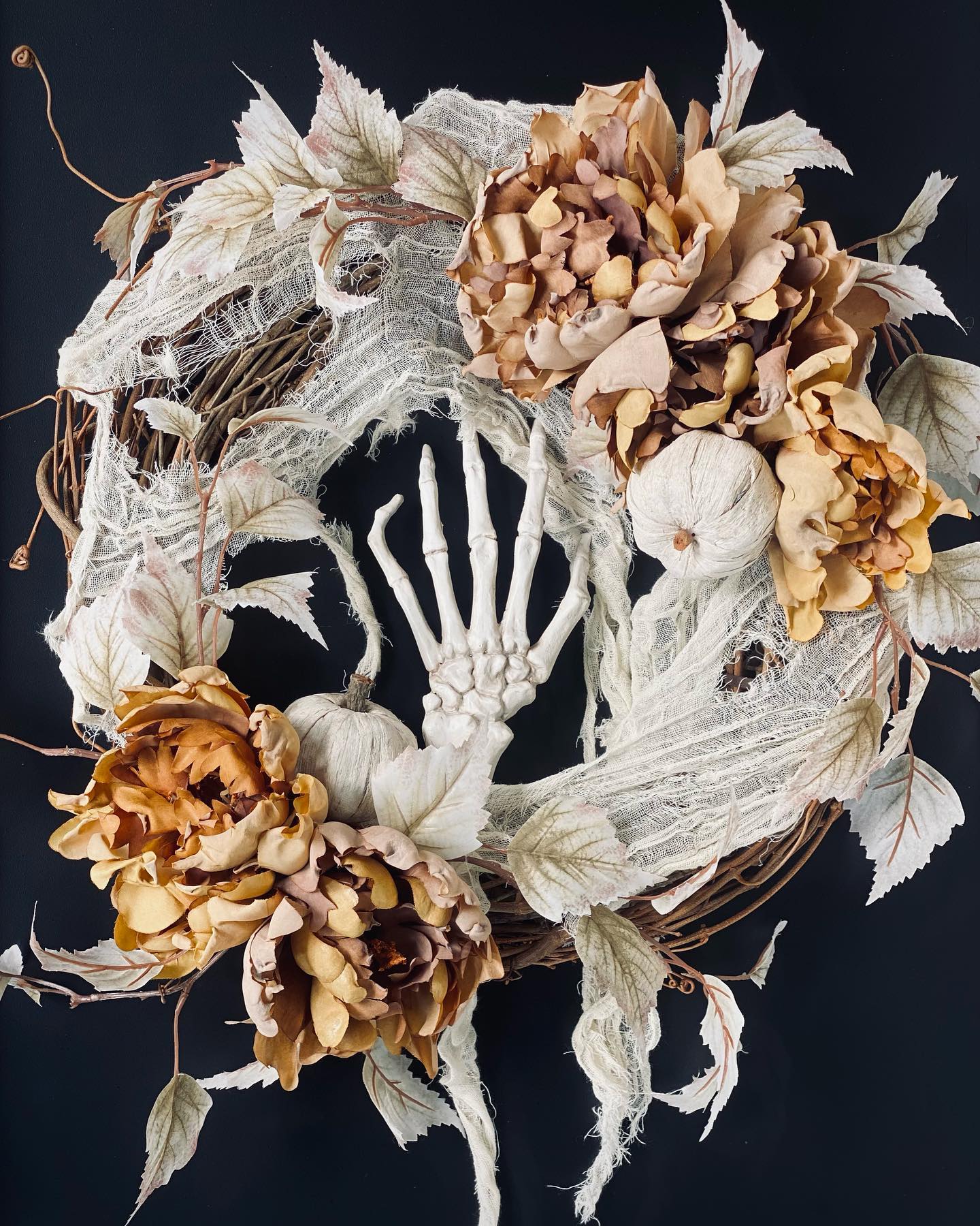 33 Halloween Wreath Ideas: Spooky, Fun, and DIY Decorations for Your ...