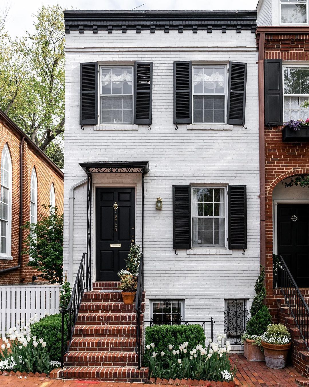 31 White Brick Exterior House: Stunning Designs to Inspire Your Next ...