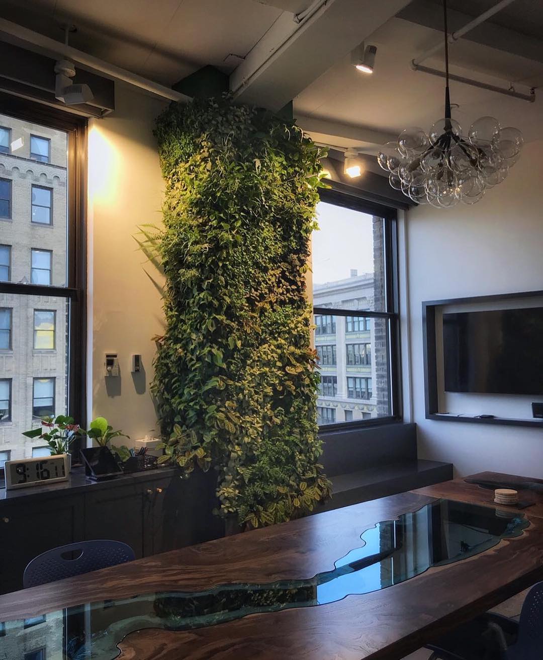 30 Stunning Green Living Walls: Transform Your Space with Nature ...