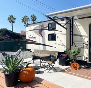 25 Halloween Patio Ideas to Transform Your Outdoor Space into a Spooky ...