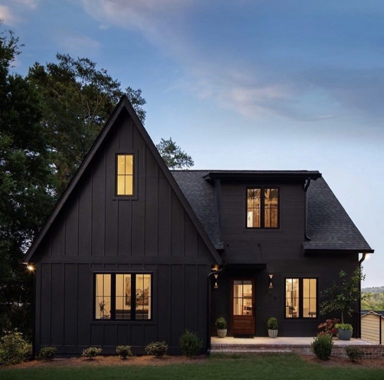 29 Stunning Black House Exterior Ideas: Modern Design, Wood Accents ...