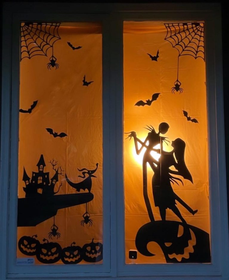 31 Halloween Window Decorations: Easy and Impactful Ideas for ...