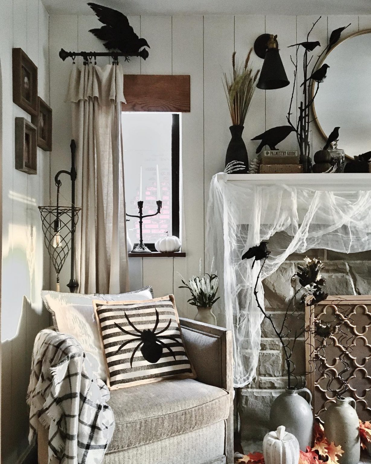 32 Halloween Living Room Decor Ideas for a Spooky and Cozy Home ...