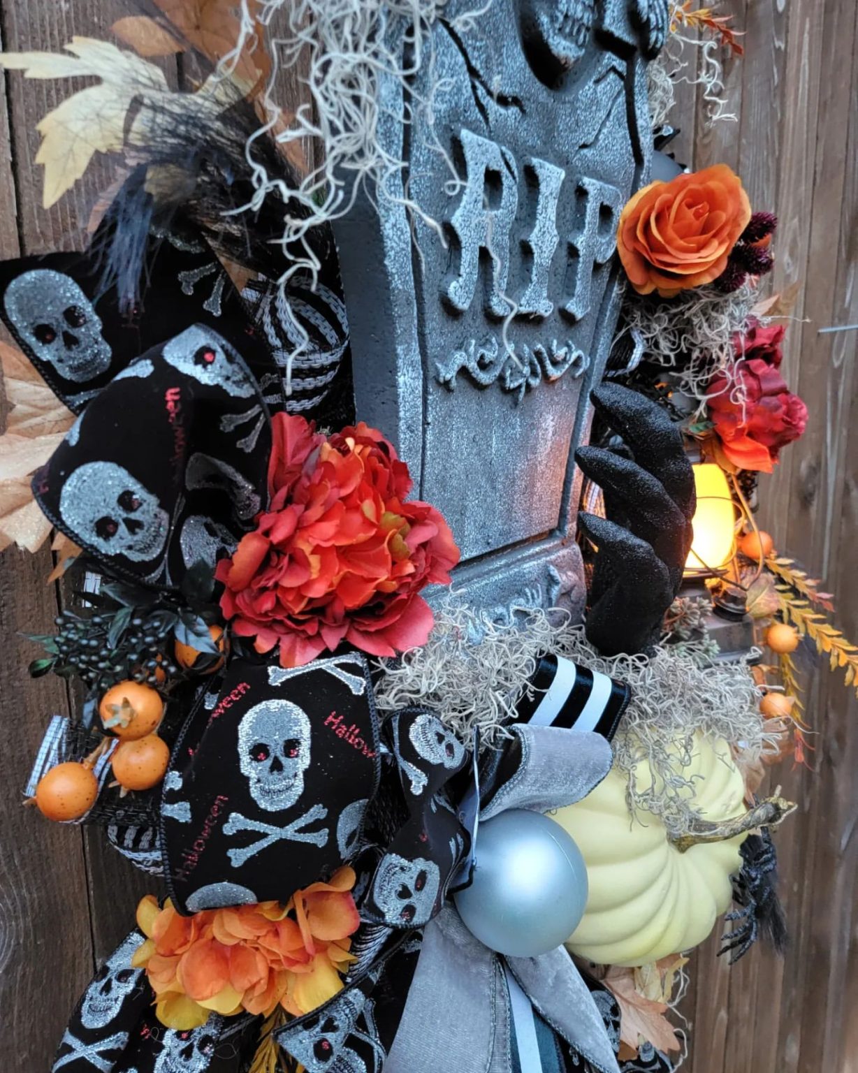 30 Halloween Graveyard Ideas to Spook Up Your Front Yard and Indoor Spaces - placeideal.com