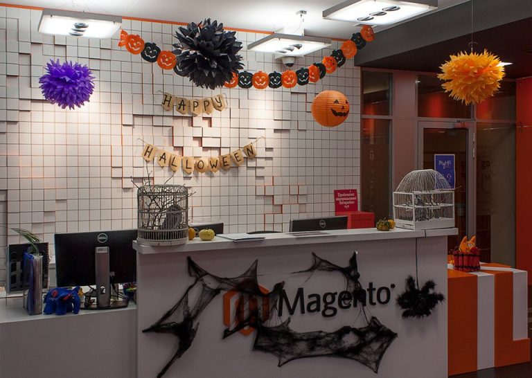 28 Office Halloween Decorations to Spookify Your Workspace and Impress ...
