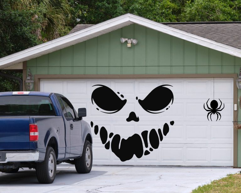 28 Spooky and Easy Halloween Garage Decorations That Will Impress Your ...