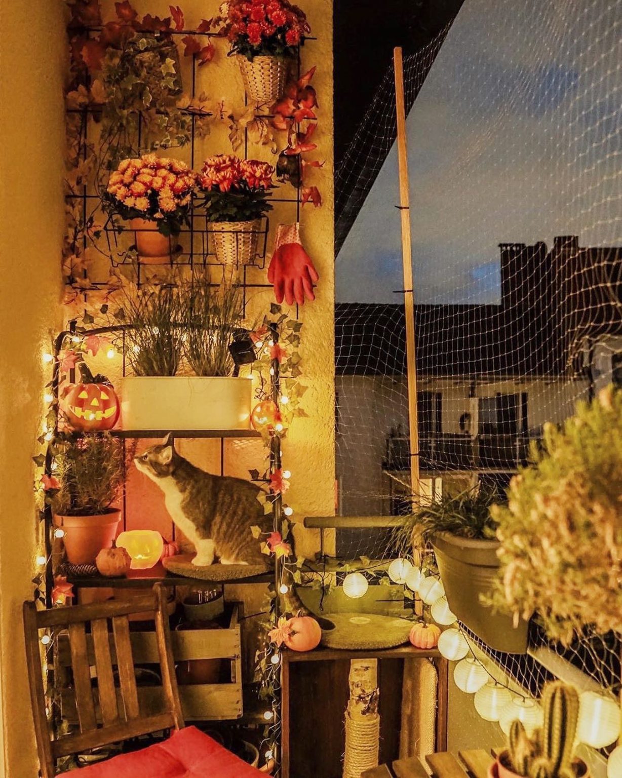 27 Halloween Decorations for Balcony: Transform Your Outdoor Space into ...