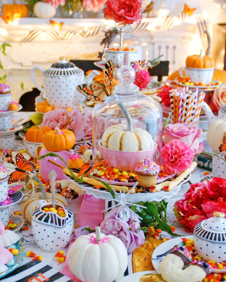40 Halloween Table Decorations to Elevate Your Spooky Party with Classy ...