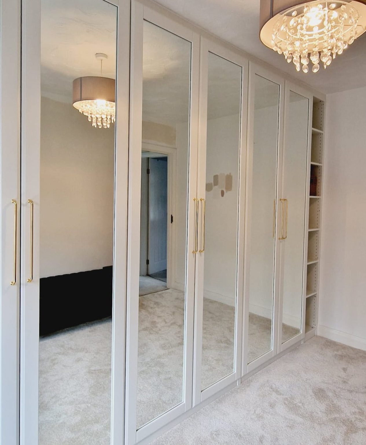 23 Stunning Wardrobe Ideas with Mirror to Transform Your Bedroom ...