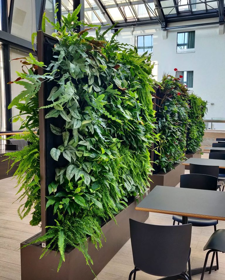 30 Stunning Green Living Walls: Transform Your Space with Nature ...