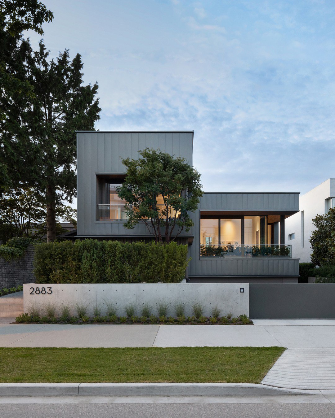 26 Stunning Grey Exterior House Designs That Will Transform Your Home ...