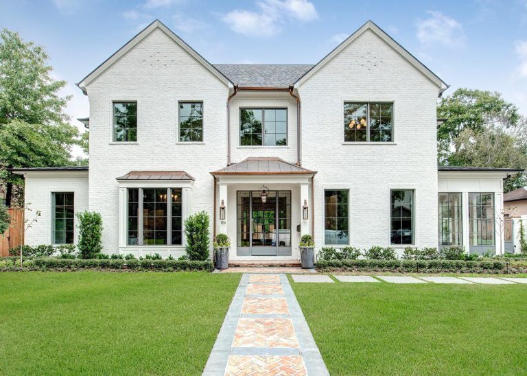31 White Brick Exterior House: Stunning Designs to Inspire Your Next ...