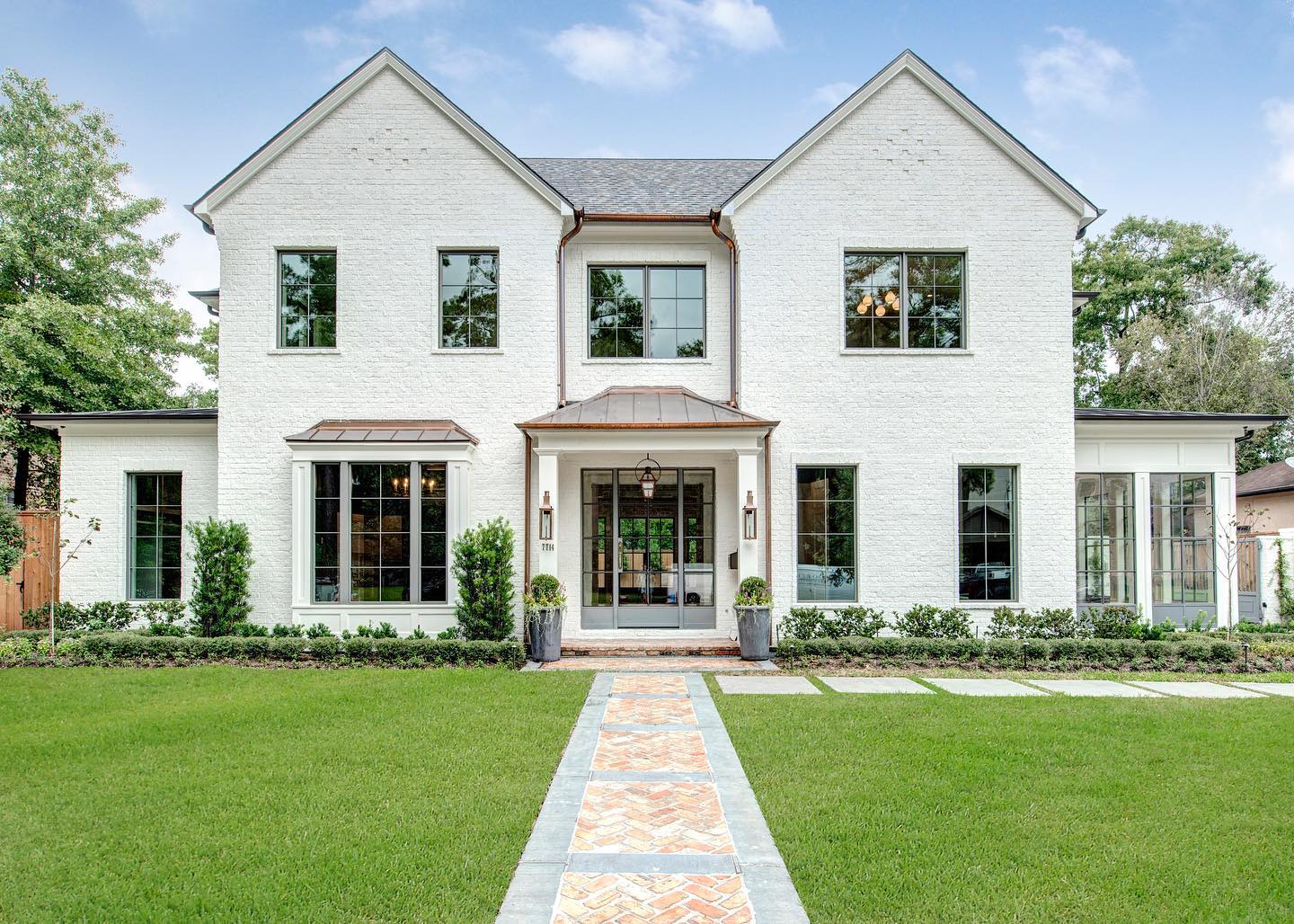 31 White Brick Exterior House: Stunning Designs to Inspire Your Next ...