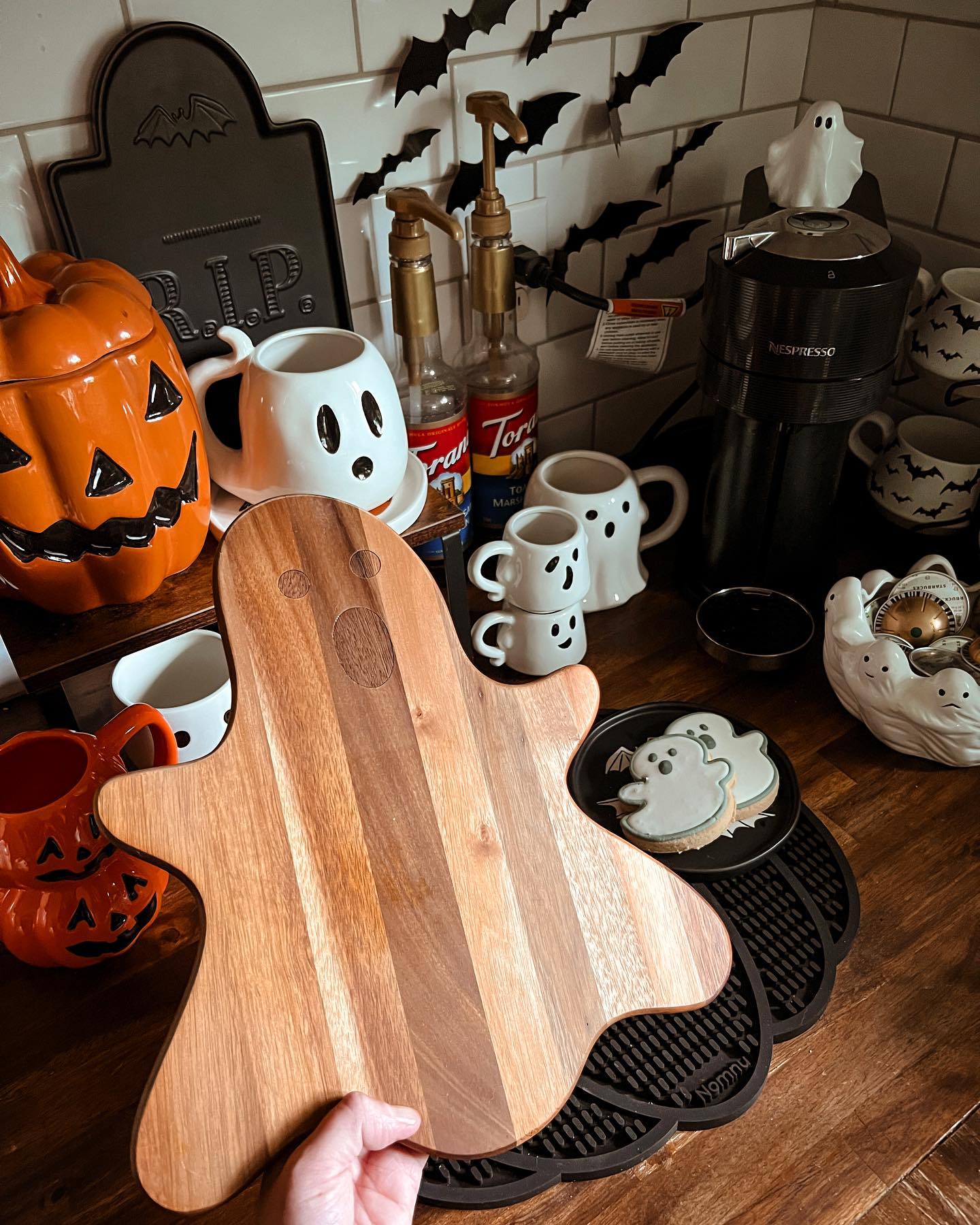34 Halloween Kitchen Decor Ideas to Transform Your Space into a Spooky ...