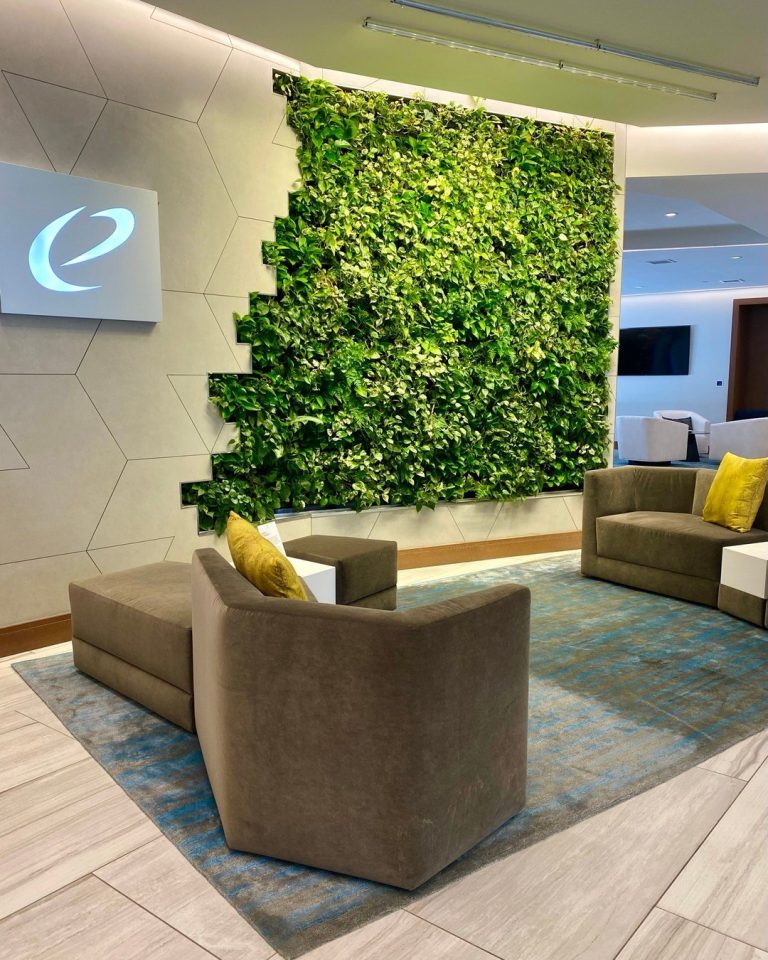 30 Stunning Green Living Walls: Transform Your Space with Nature ...