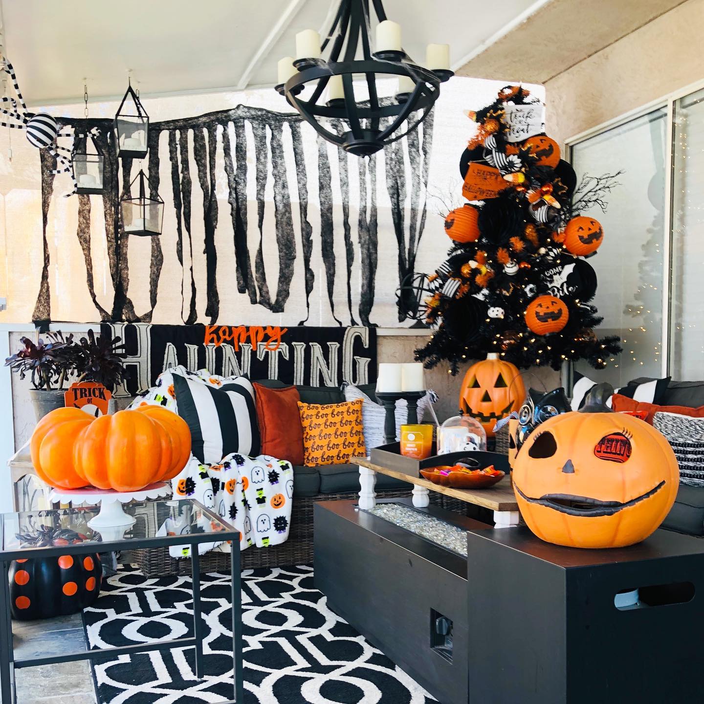 25 Halloween Patio Ideas to Transform Your Outdoor Space into a Spooky ...