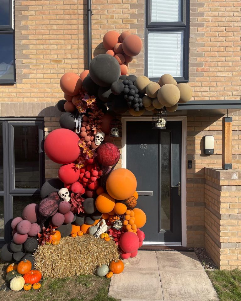 31 Halloween Door Decorations: Transform Your Home with These Spooky ...