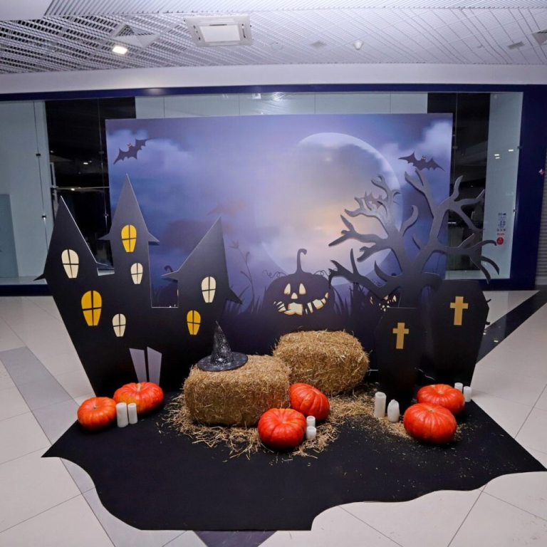 28 Office Halloween Decorations to Spookify Your Workspace and Impress ...
