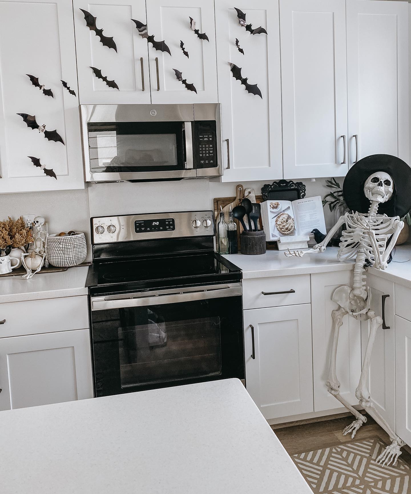 34 Halloween Kitchen Decor Ideas to Transform Your Space into a Spooky ...