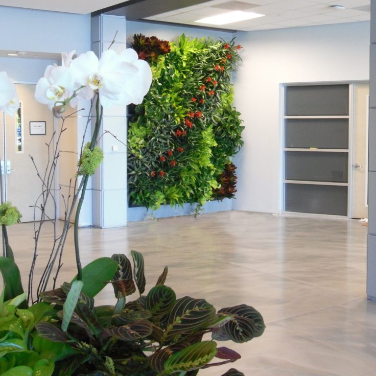 30 Stunning Green Living Walls: Transform Your Space with Nature ...