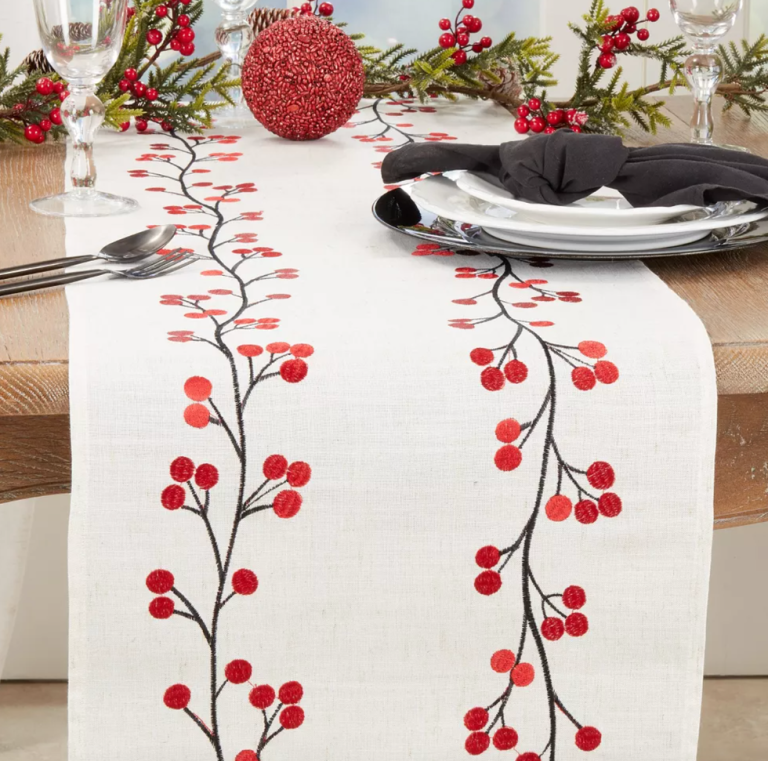 26 Christmas Table Runner Ideas to Transform Your Holiday Table into a ...